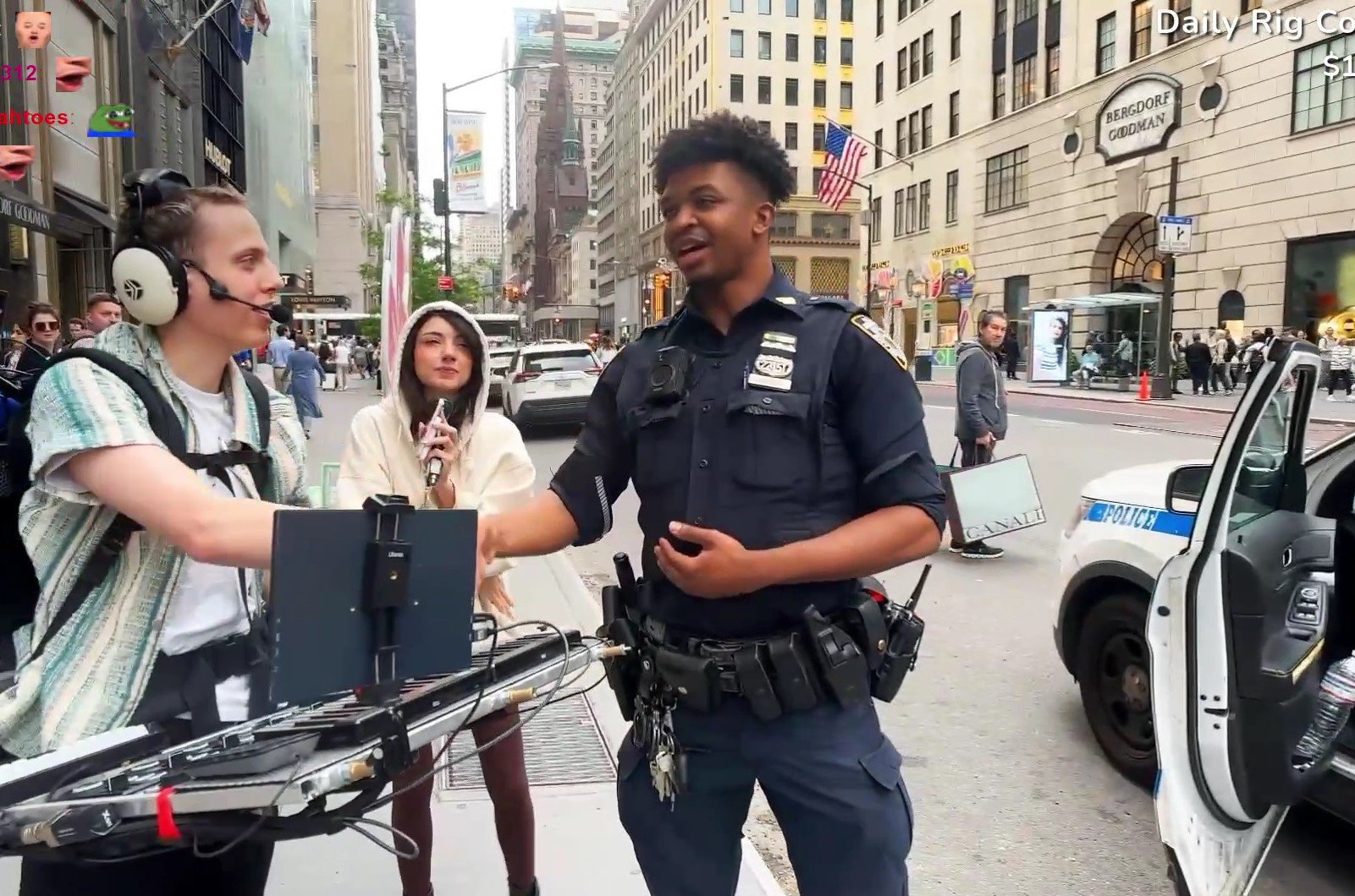 NYPD officer stops Twitch streamer in NYC to express support. | xklsv News